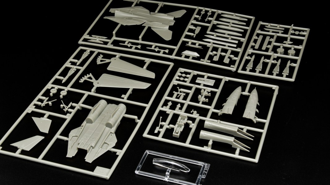 憧れの「F-14 トムキャット」が1時間で組み上がるご機嫌プラモ！誰にも懐くドラ猫をゲットだぜ!! | nippper: ニッパーを握るすべての人と、プラモデルの楽しさをシェアするサイト