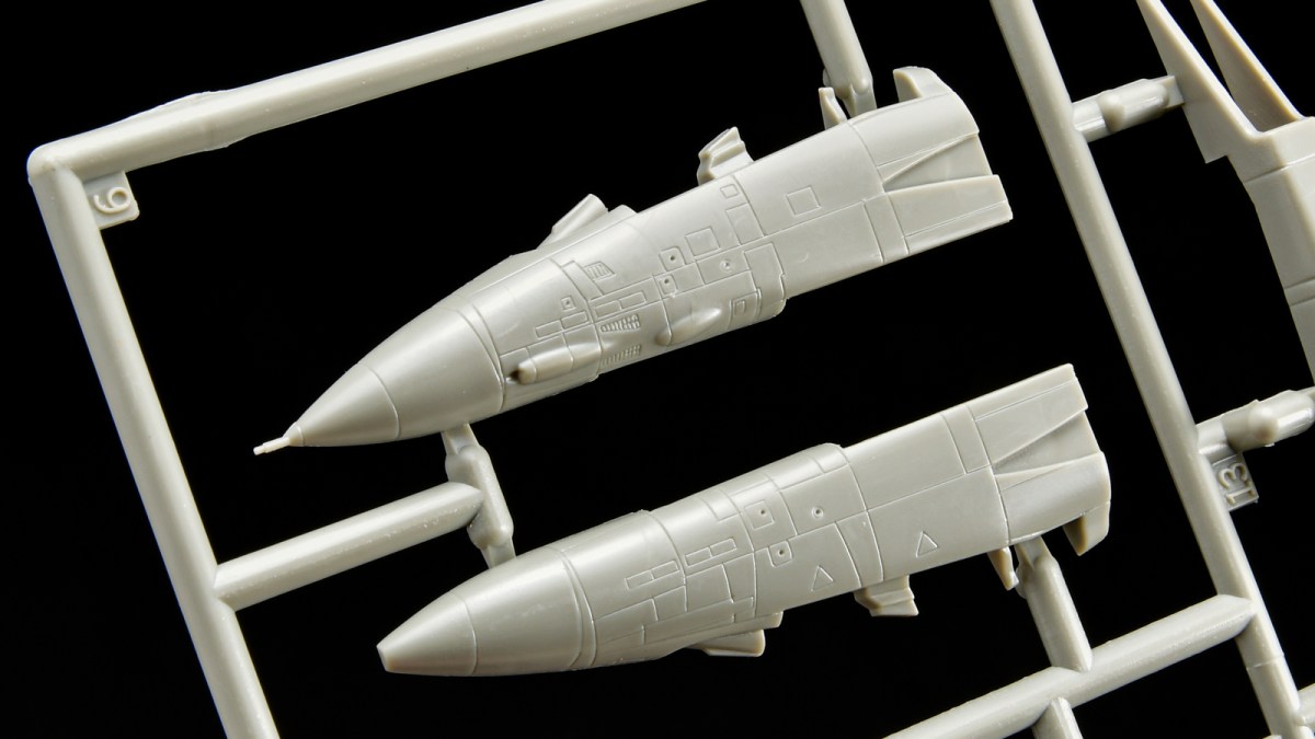 憧れの「F-14 トムキャット」が1時間で組み上がるご機嫌プラモ！誰にも懐くドラ猫をゲットだぜ!! | nippper: ニッパーを握るすべての人と、プラモデルの楽しさをシェアするサイト