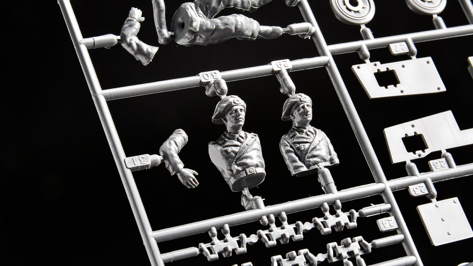 花金だ！仕事帰りに買うプラモ。／タミヤのレジェンドアニキからの呼び出し。「1/35 ドイツ陸軍 IV号戦車 D型」 | nippper: ニッパーを握るすべての人と、プラモデルの楽しさをシェア ...