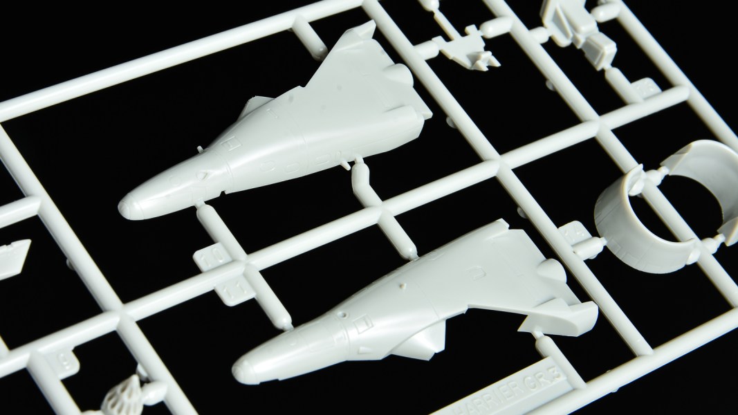 花金だ！仕事帰りに買うプラモ。ランチ感覚で味わえるコスパも最高な「ハセガワ 1/72 ハリアーGR Mk.3」。 | nippper: ニッパーを握るすべての人と、プラモデルの楽しさをシェアするサイト