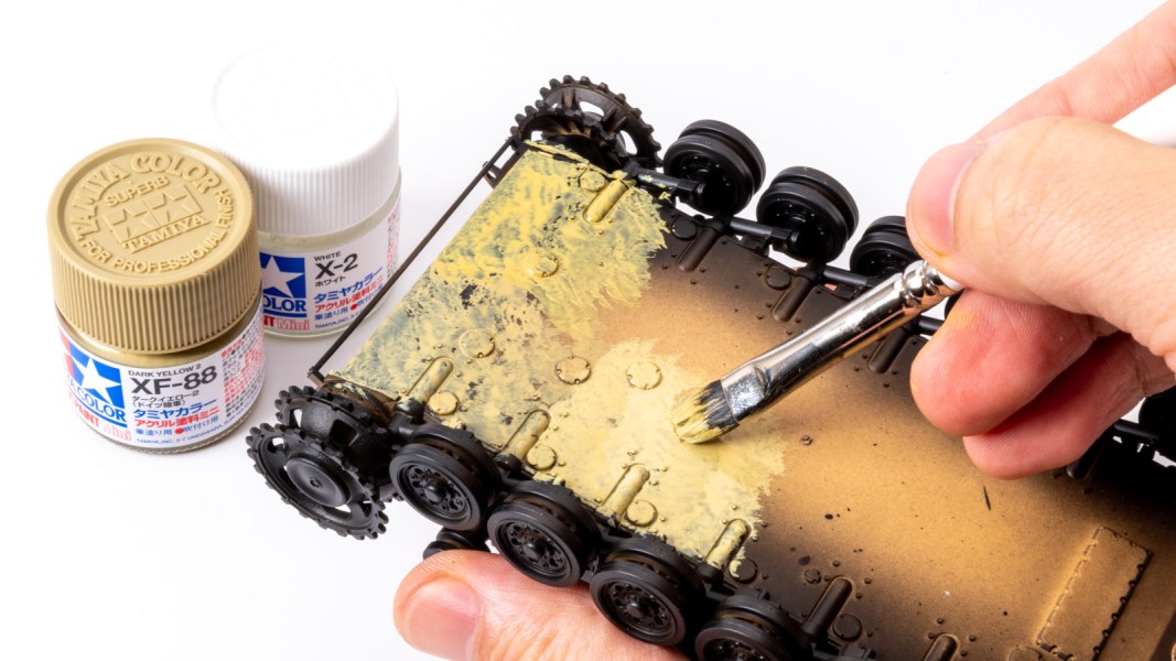 タミヤアクリルの筆塗りで戦車を楽しむ／ダークイエローの冒険 | nippper: ニッパーを握るすべての人と、プラモデルの楽しさをシェアするサイト