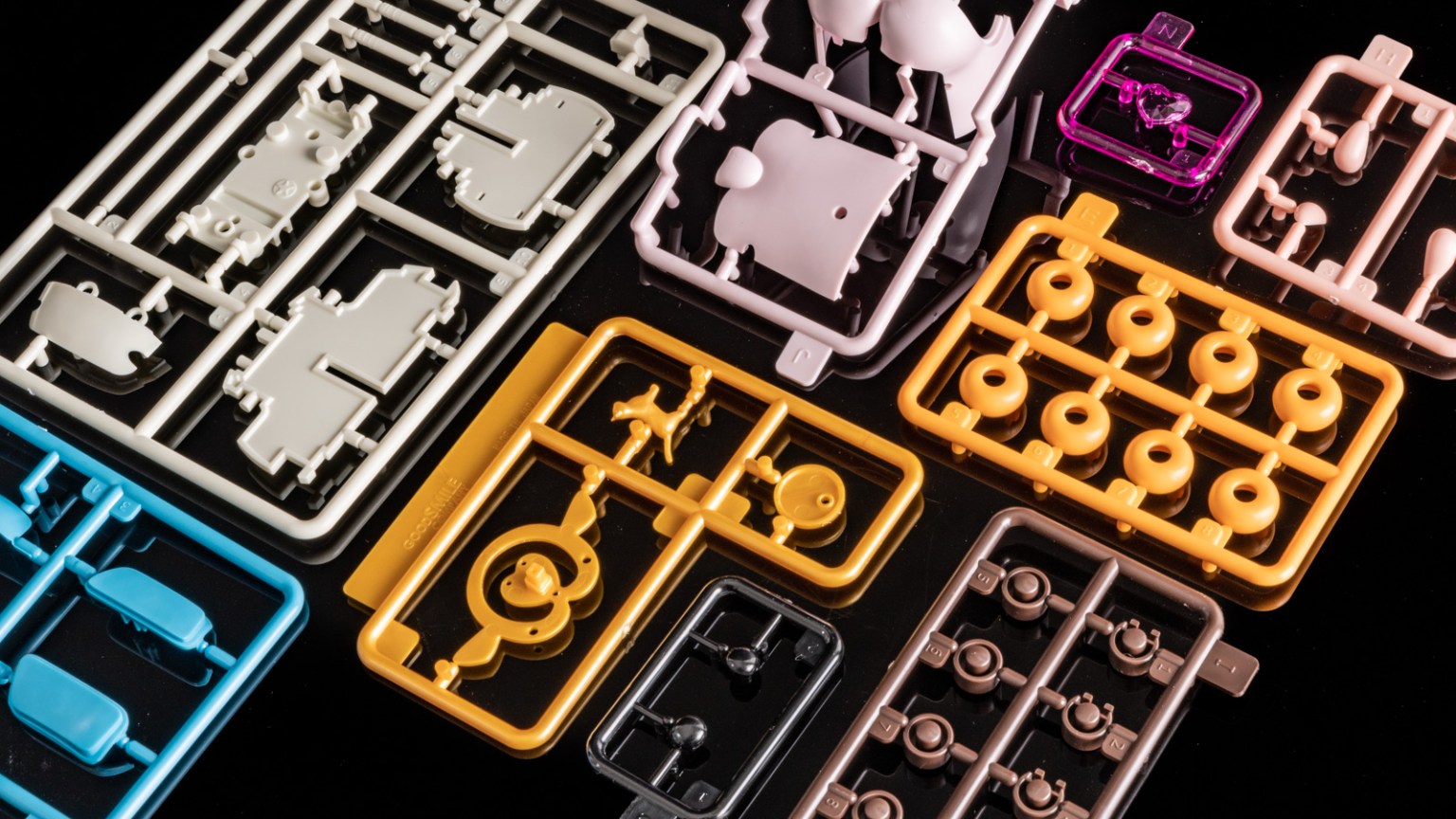 PUI PUI貼りまくるシールの花園／くみたてモルカー 魔法天使アビー | nippper: ニッパーを握るすべての人と、モケイの楽しさをシェアするサイト