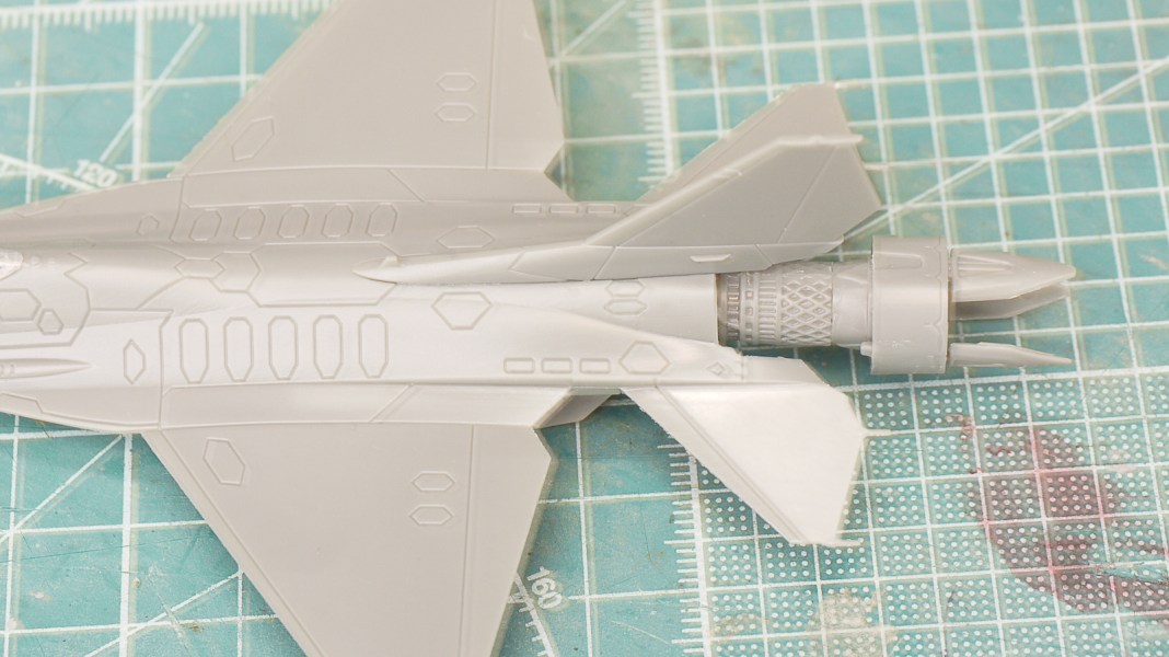 虚構と現実の狭間で反復横跳び。「HMA 1/144 F-16改 ナイトファルコン」 | nippper: ニッパーを握るすべての人と、プラモデルの楽しさをシェアするサイト