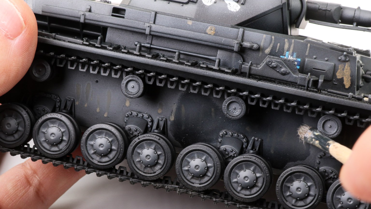 Mr.ウェザリングカラーの「四天王」がいれば気持ちよくガルパン戦車を汚せます！！ | nippper: ニッパーを握るすべての人と、プラモデルの楽しさをシェアするサイト