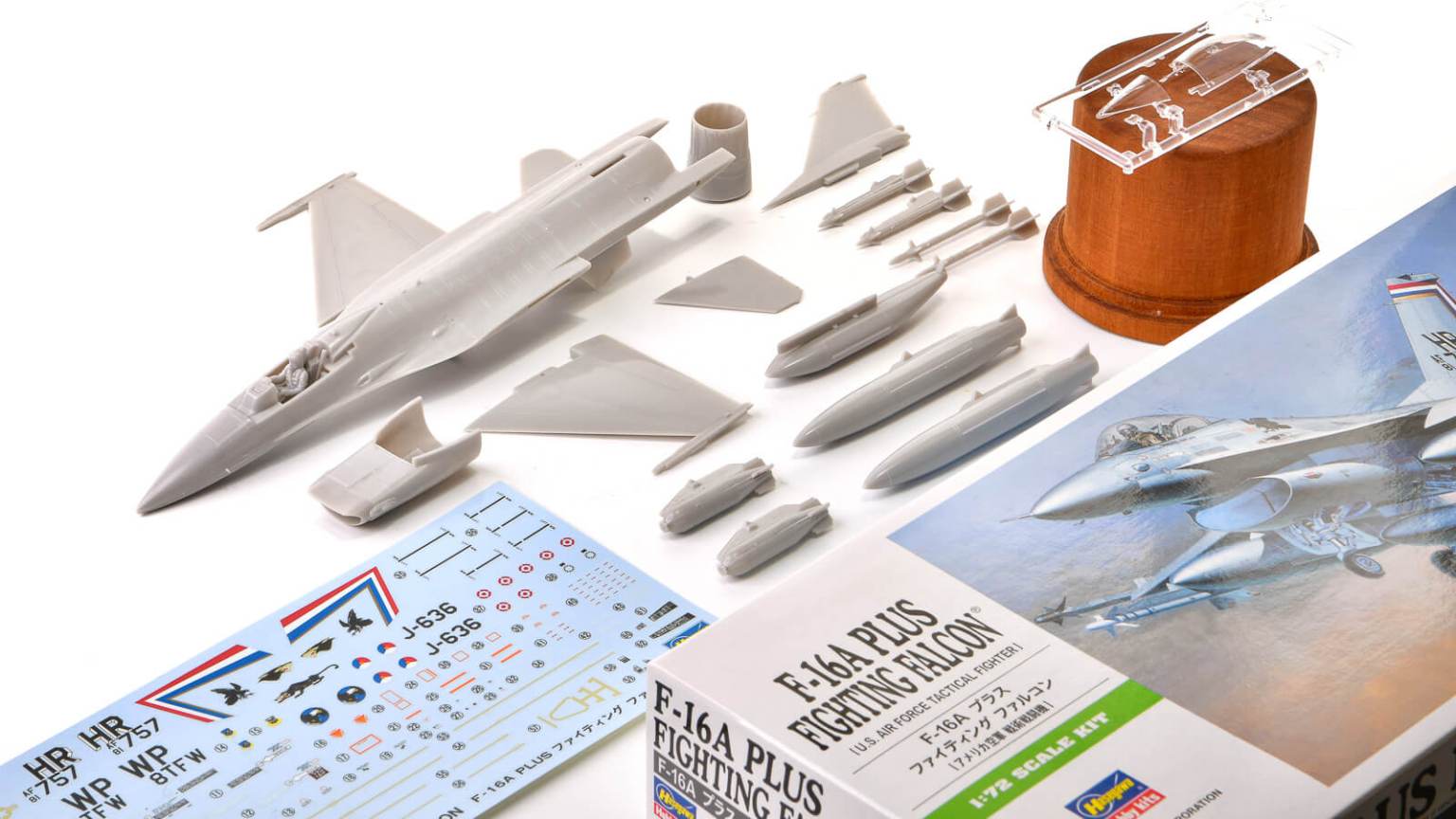 1000円以内でジェット機プラモデビューできる最高の定番！！／ハセガワ F-16A プラス ファイティングファルコン | nippper: ニッパーを握るすべての人と、プラモデルの楽しさを ...