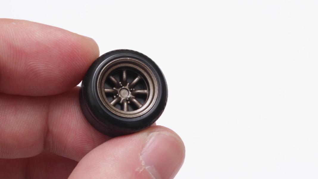 あの頃、二択があったのか？ サファリブラウンの流線型の方、 S30フェアレディZを作る。 | nippper: ニッパーを握るすべての人と、プラモデルの楽しさをシェアするサイト