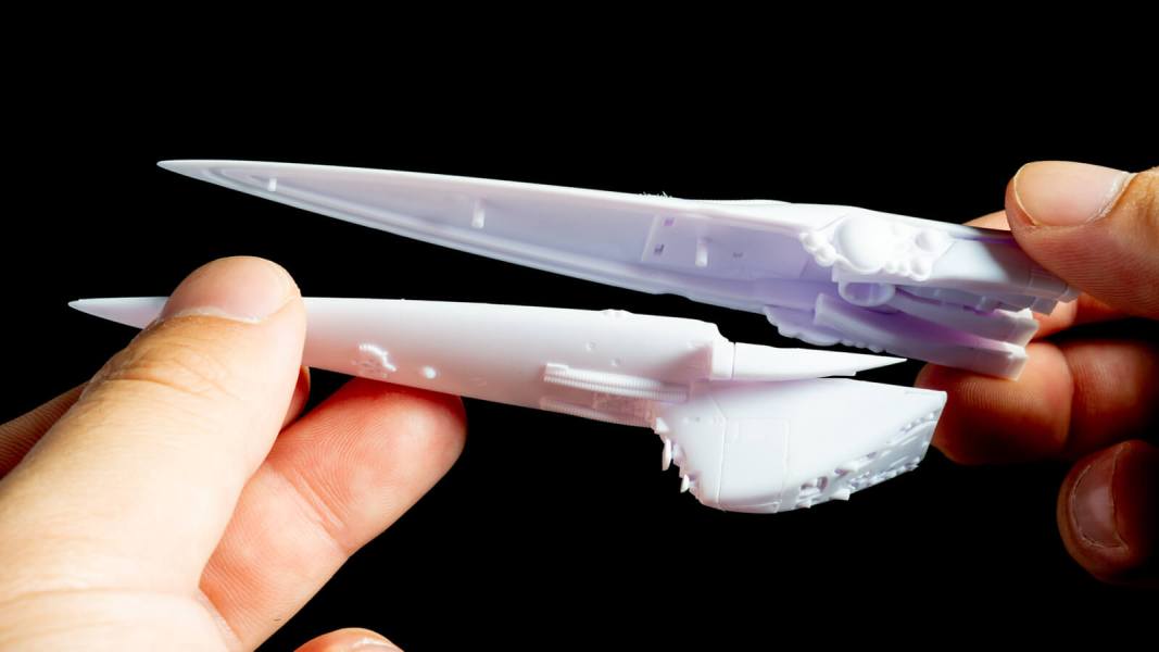 美しすぎる宇宙戦艦のプラモデルを作る／HMA『銀河英雄伝説』のブリュンヒルト | nippper: ニッパーを握るすべての人と、モケイの楽しさをシェアするサイト