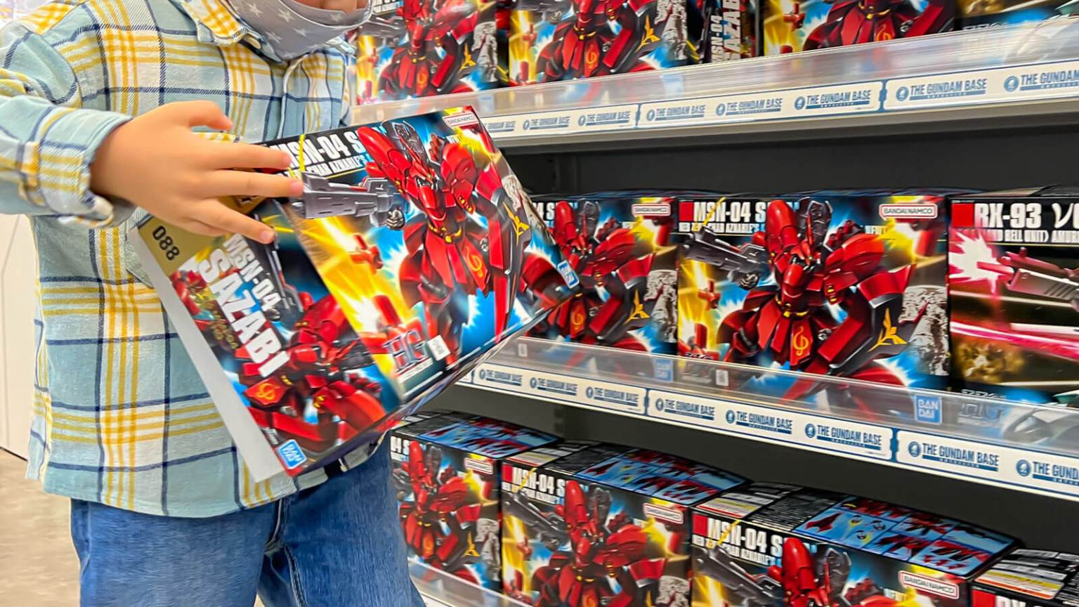 「我が子よ、お前もサザビーなのか…」 リアルロボットの”カッコいい”が世代を超えた話。 | nippper: ニッパーを握るすべての人と、モケイの楽しさをシェアするサイト