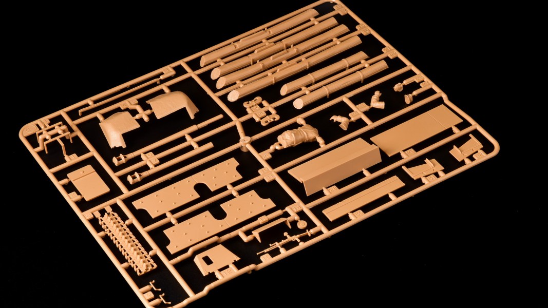 丸太！？コンクリ！？北欧は戦車のカスタムも一味違うぜ！！「タミヤ III号突撃砲G型“フィンランド軍”」 | nippper: ニッパーを握るすべての人と、プラモデルの楽しさをシェアするサイト