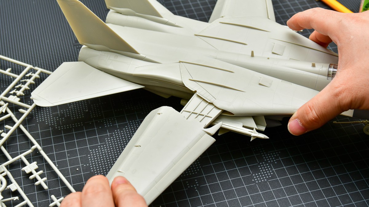 大きいプラモは「プラモ製作スペース」で思いっきり楽しもうぜ！／タミヤのヨンパチ F-14A トムキャット（後期型） | nippper: ニッパーを握るすべての人と、プラモデルの楽しさをシェア ...