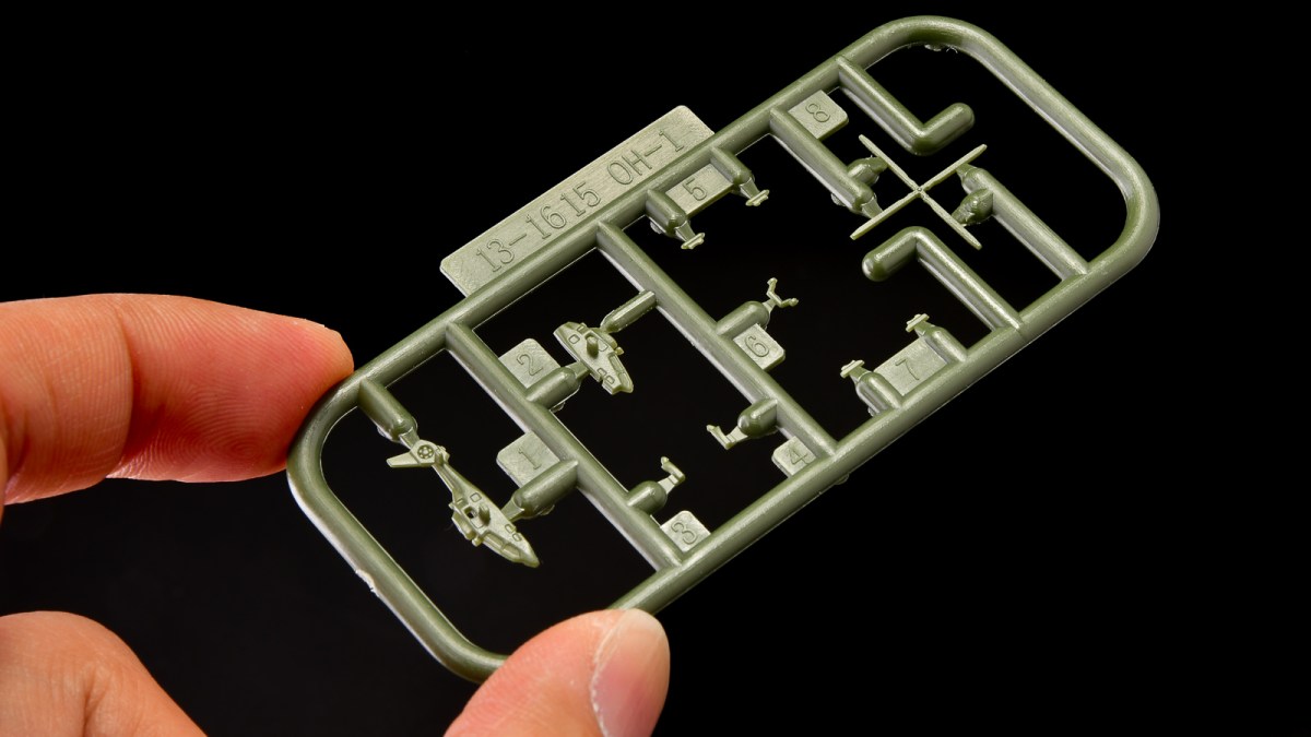 プラモを買って空を見よう！／「青島文化教材社 1/700 陸上自衛隊ヘリコプターセット」 | nippper: ニッパーを握るすべての人と、モケイの楽しさをシェアするサイト