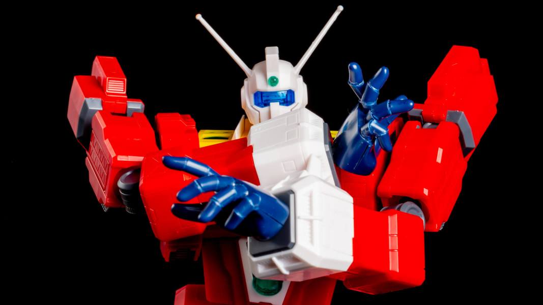 プラモデルの平手を改造して、躍動感を吹き込む／アオシマのイデオン | nippper: ニッパーを握るすべての人と、プラモデルの楽しさをシェアするサイト