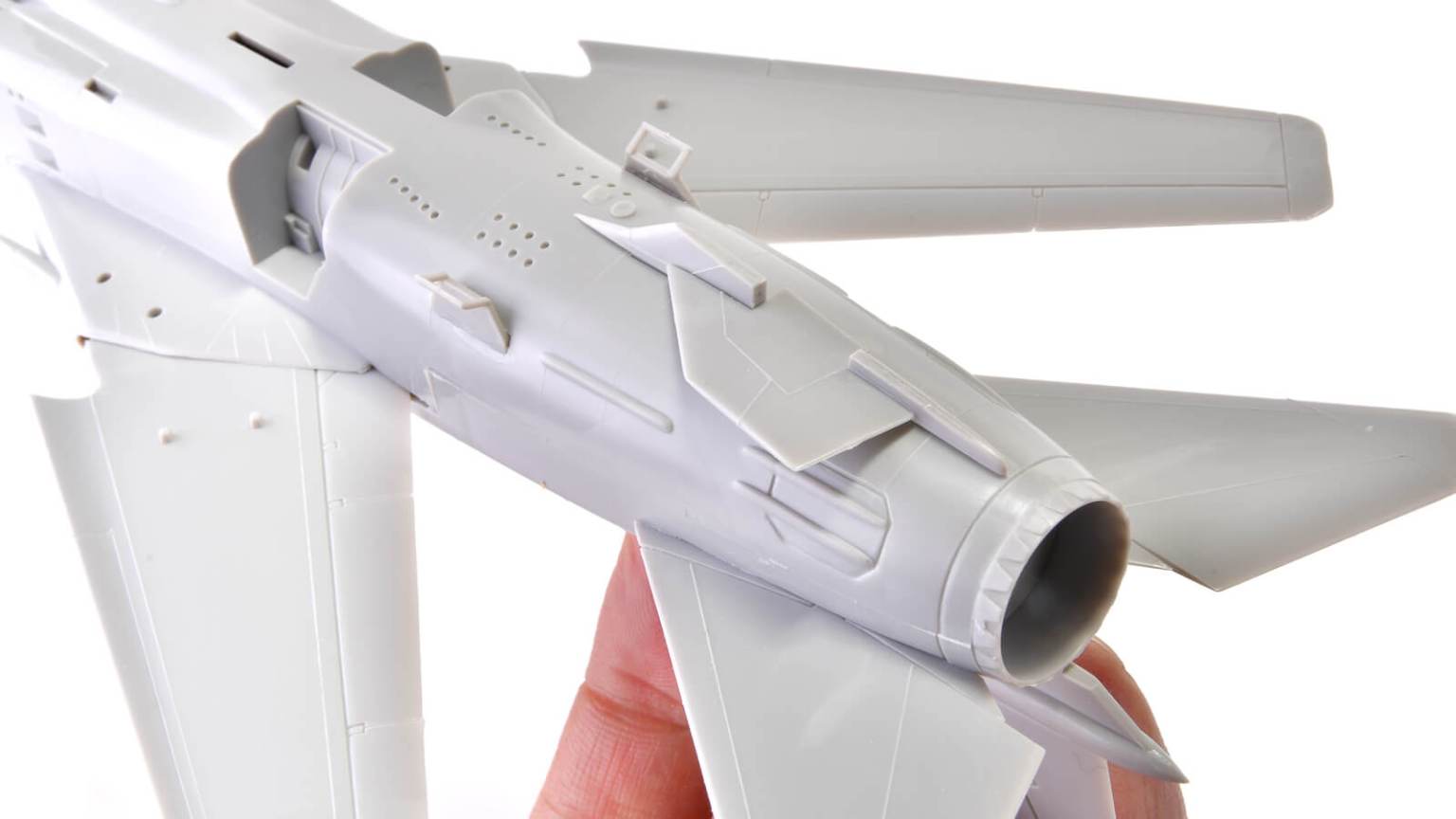 冷戦真っ只中に生まれたハセガワの情熱に会い行く。「ハセガワ 1/72 Mig-27 フロッガーD」 | nippper: ニッパーを握るすべての人と、プラモデルの楽しさをシェアするサイト