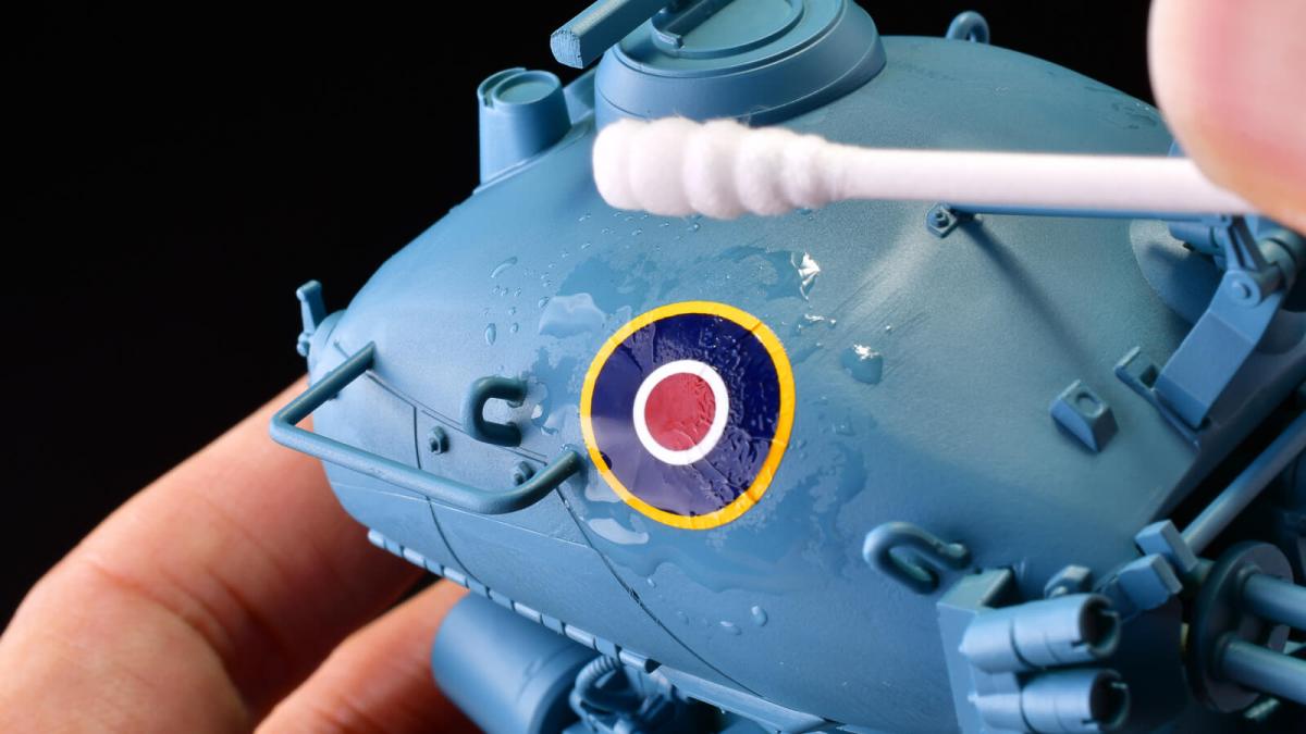 デカールが強力に密着！／GSIクレオスの新「Mr.マークソフター」を使ってみたよ。 | nippper: ニッパーを握るすべての人と、プラモデルの楽しさをシェアするサイト