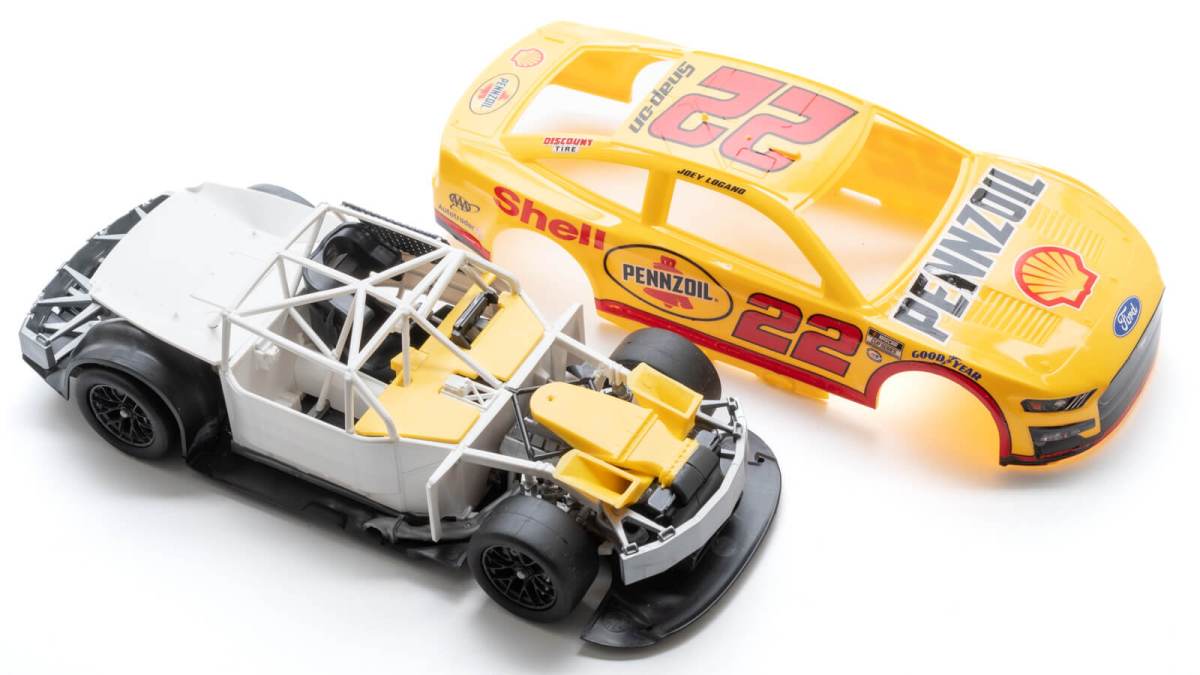 説明書の魔法で大化けするプラモデル／サルビノスJRの2023 NASCARマシン。 | nippper: ニッパーを握るすべての人と、プラモデルの楽しさをシェアするサイト