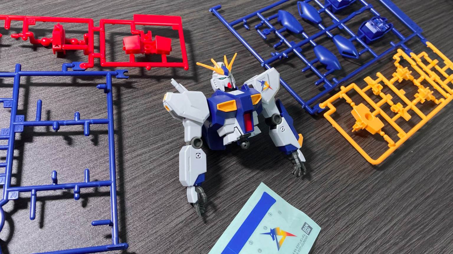 「福岡みやげのνスタンダード」、エントリーグレード RX-93ff νガンダム | nippper: ニッパーを握るすべての人と、モケイの楽しさをシェアするサイト