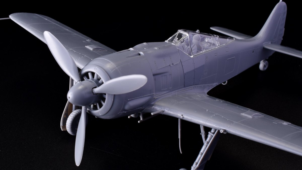 花金だ！仕事帰りに買うプラモ。傑作ドイツ戦闘機で花金の夜に突撃しようぜ！「タミヤ 1/48 フォッケウルフFw190 A-8/A-8 R2」 | nippper: ニッパーを握るすべての人と ...