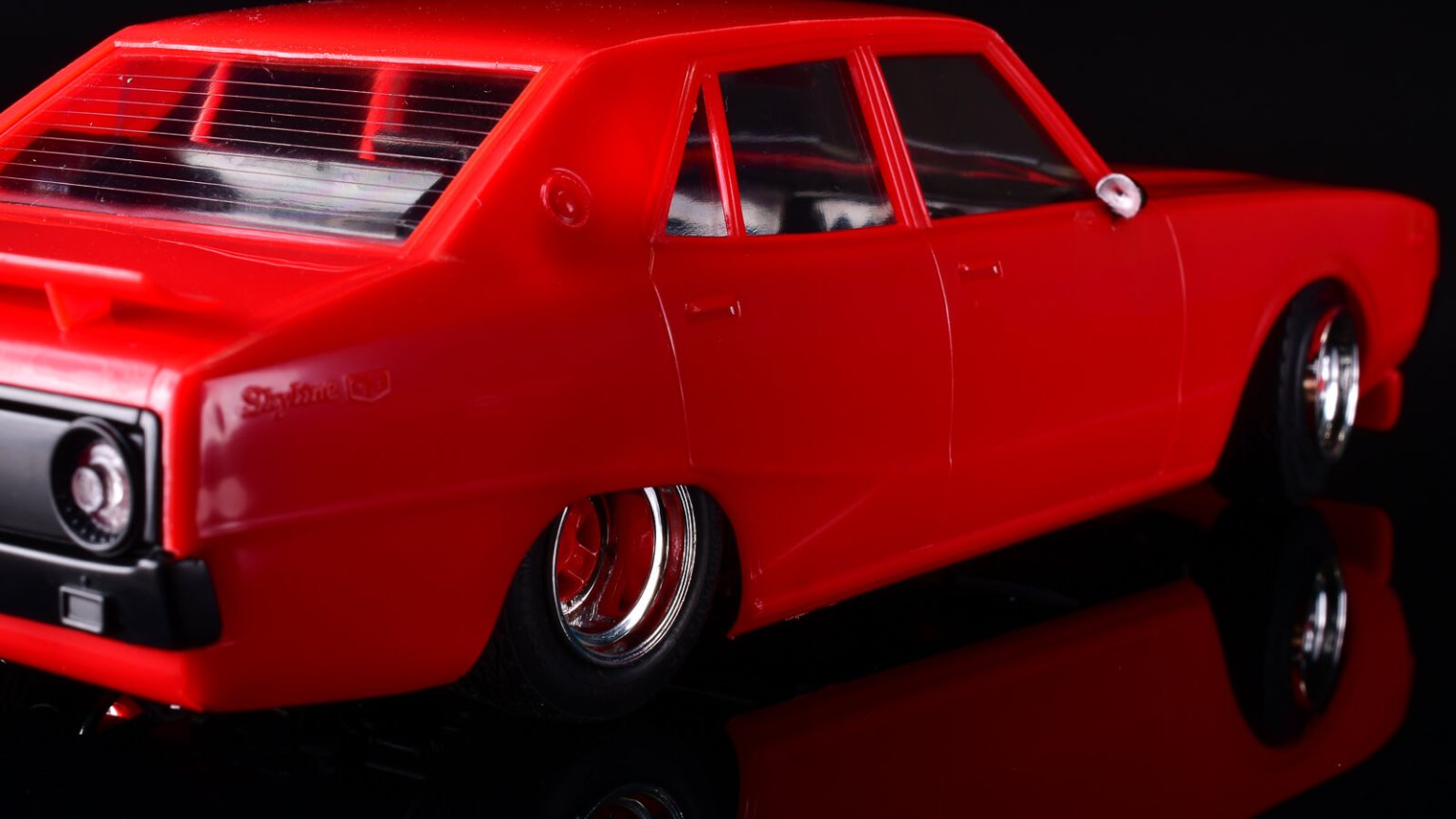 パーツを貼れば知らない世界の扉が開くカスタムカープラモ。「アオシマ グラチャン ケンメリ 4Dr」 | nippper: ニッパーを握るすべての人と、プラモデルの楽しさをシェアするサイト