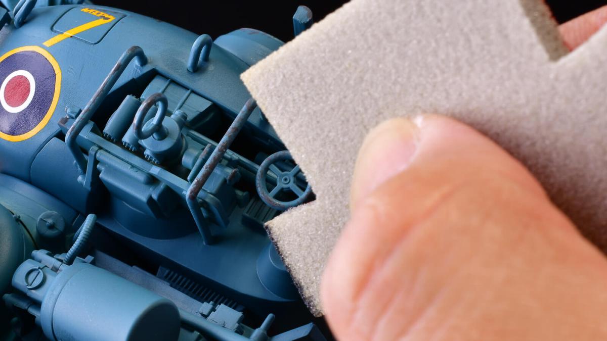 筆塗り名人のチッピングを真似したら最高にご機嫌になった話。「清水 圭 飛行機模型筆塗り塗装テクニック：SIMSONIC DESTRUCTION」 | nippper: ニッパーを握るすべての人 ...