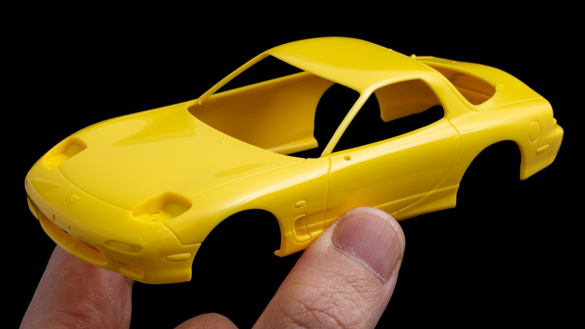 ビジネスマンのスキマ時間でも完成するプラモデル／『頭文字D』啓介のFD3S | nippper: ニッパーを握るすべての人と、プラモデルの楽しさをシェアするサイト