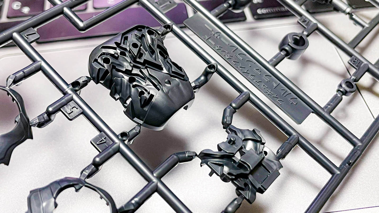 技より力に感動するプラモデル、ウルトラマンブレーザーのスゴいところ！ | nippper: ニッパーを握るすべての人と、モケイの楽しさをシェアするサイト