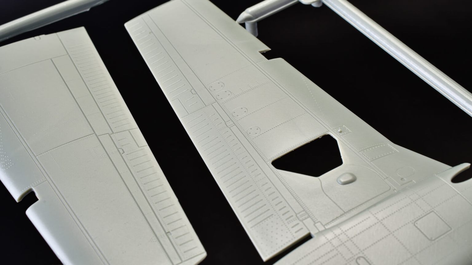 世界中で愛されているレシプロ練習機の最強プラモ！「モノクローム 1/48 航空自衛隊 T-34 メンター」 | nippper: ニッパーを握るすべての人と、プラモデルの楽しさをシェアするサイト