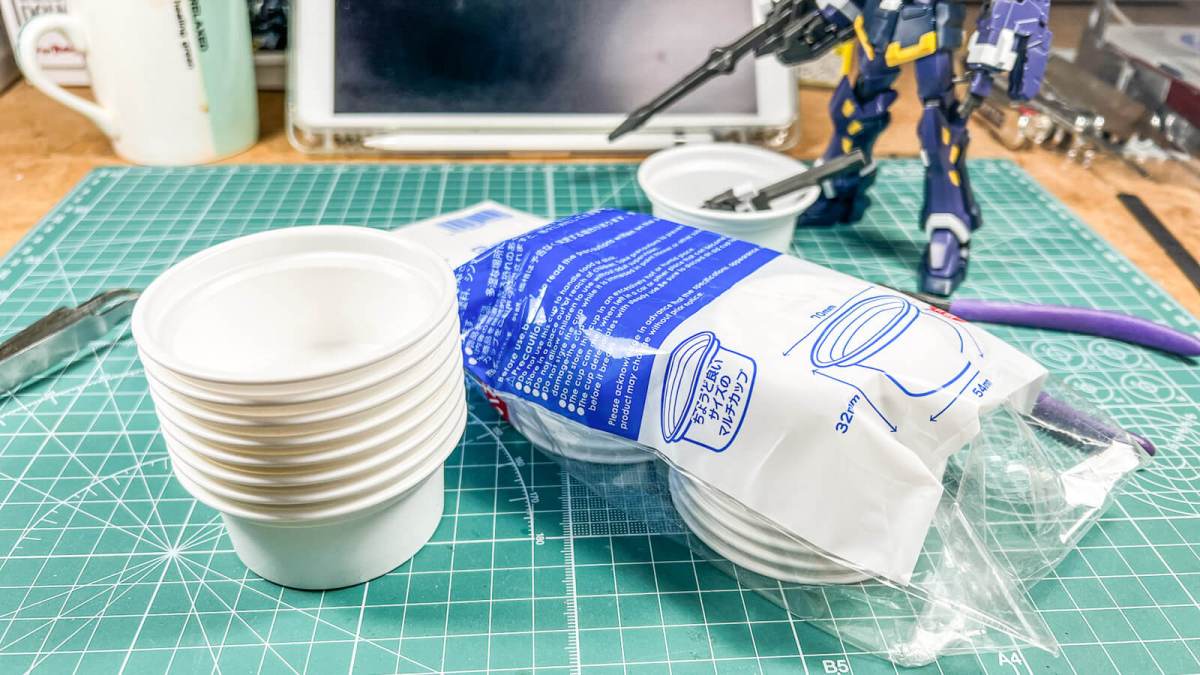 プラモデルづくりに絶妙にして「適当」な入れ物／Mr.イージーカップ | nippper: ニッパーを握るすべての人と、プラモデルの楽しさをシェアするサイト