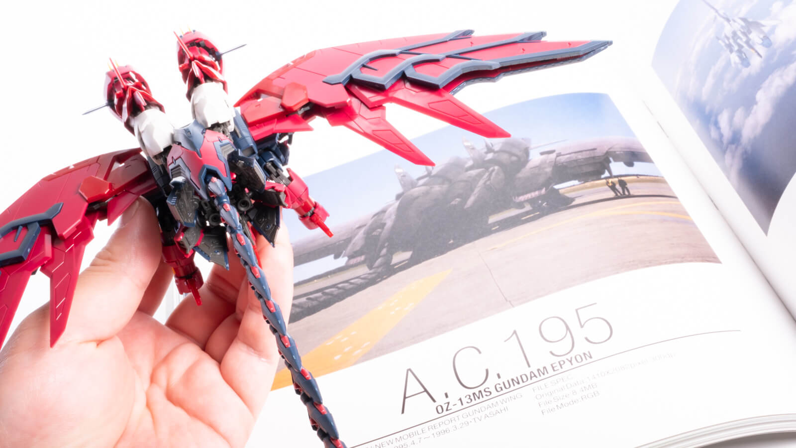 『スケールアヴィエーション』のウェザリング特集で、RGガンダムエピオンをイイ感じに仕上げたい話。 | nippper: ニッパーを握るすべての人と、プラモデルの楽しさをシェアするサイト