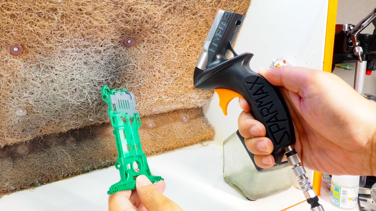 エアブラシの世界から「洗浄」を取り払う、革命的かつ合理的な新提案／SPARMAX FLYER-SR2 | nippper: ニッパーを握るすべての人と、プラモデルの楽しさをシェアするサイト