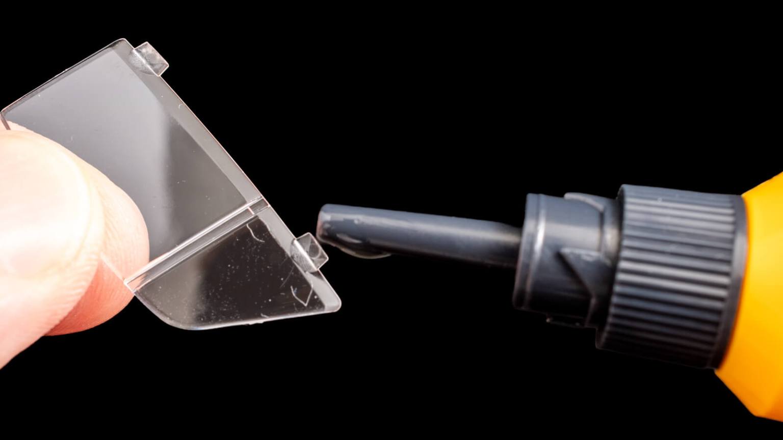 プラモデルのクリアーパーツに革命的なアロンアルフア／白化なし、作業性ヨシの「光」がヤバい！ | nippper: ニッパーを握るすべての人と、プラモデルの楽しさをシェアするサイト