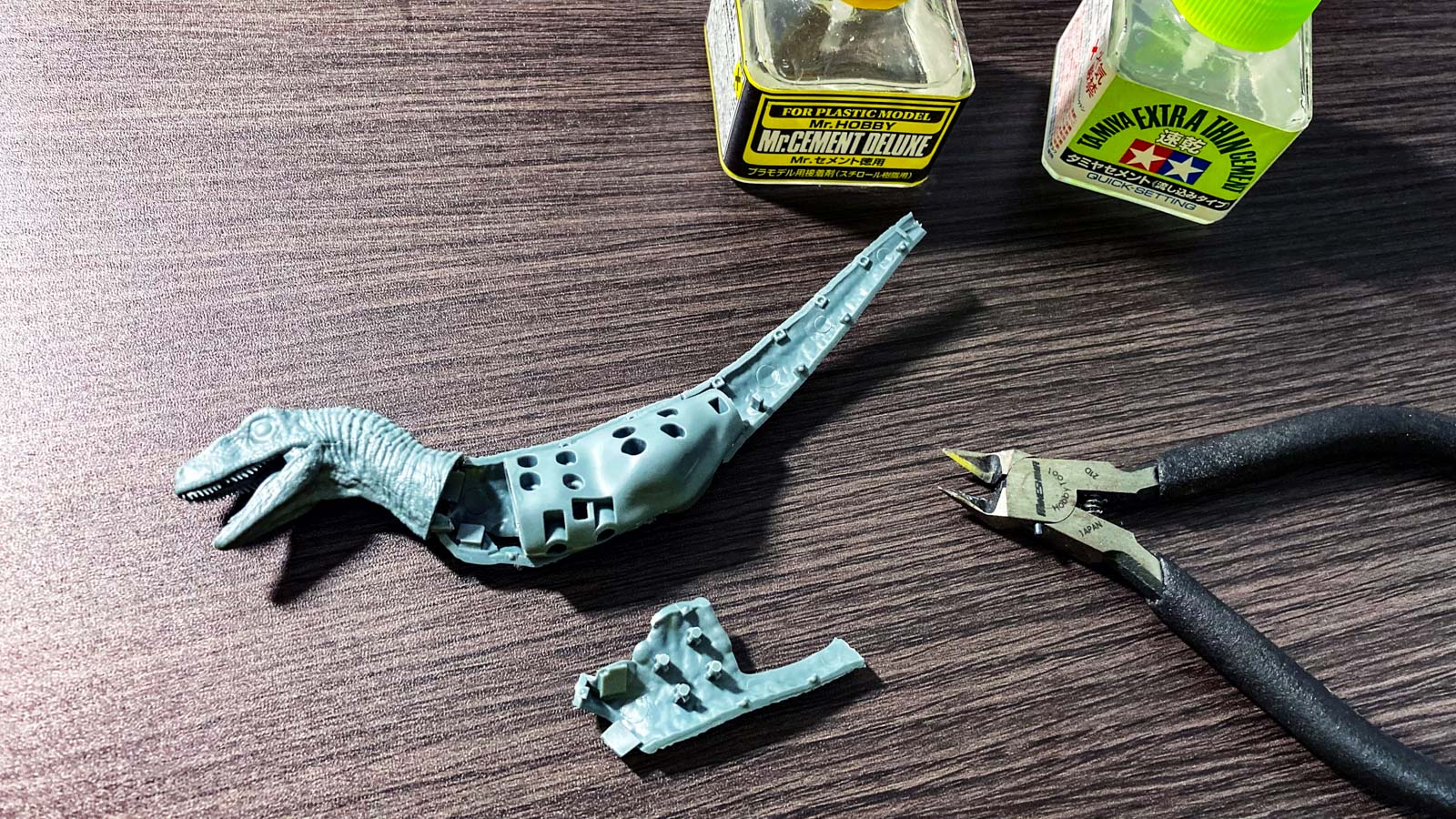 推しと子／1:8スケール プラモデルで知りたいヴェロキラプトル ”ブルー”＆”ベータ”のミステリアスな秘密 | nippper: ニッパーを握るすべての人と、プラモデルの楽しさをシェアするサイト