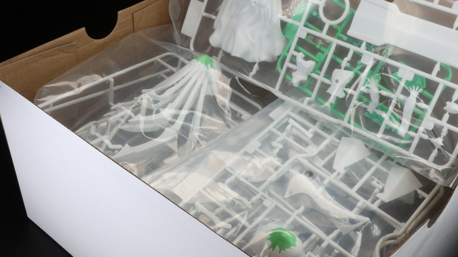 1990年代を彩ったオーガニックなアニメ、『ブレンパワード』のラスボスを「プラモデルで楽しめる幸せ」。／MODEROID バロン・ズゥ | nippper: ニッパーを握るすべての人と ...