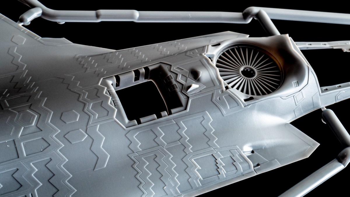 ホバリング姿勢こそF-35Bの華！／タミヤが誘う最新ステルス機の「メモリアルアクション」を味わおう。 | nippper: ニッパーを握るすべての人と、プラモデルの楽しさをシェアするサイト