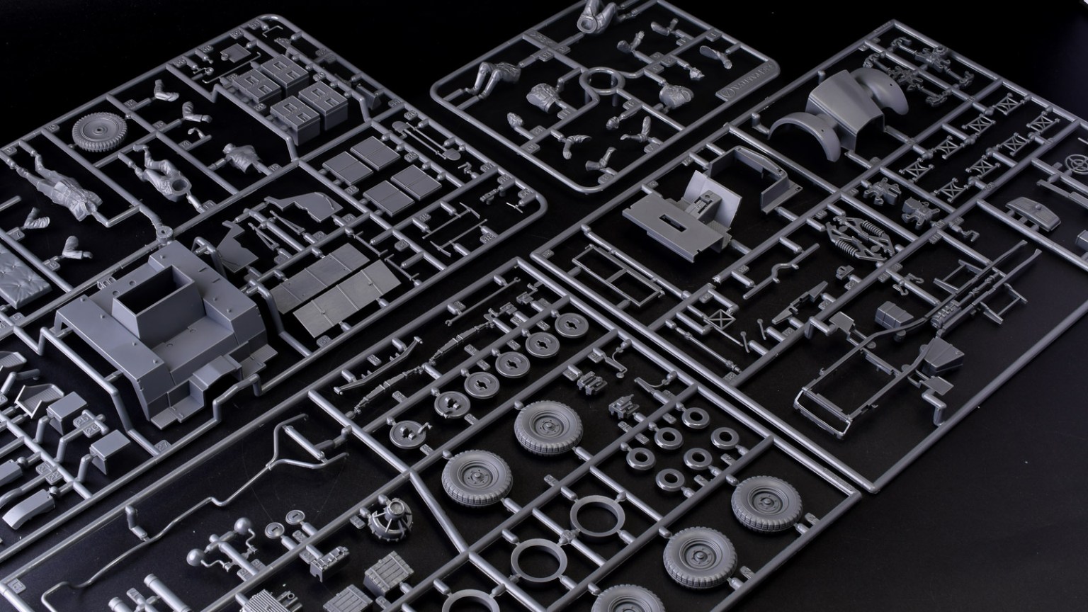 花金だ！仕事帰りに買うプラモ。タミヤの戦車模型の魅力が凝縮された「タミヤ 1/35 ミリタリーミニチュアシリーズ No.259 ドイツ陸軍 クルップ プロッツェ 6×4 3.7cm対戦車砲牽引 ...