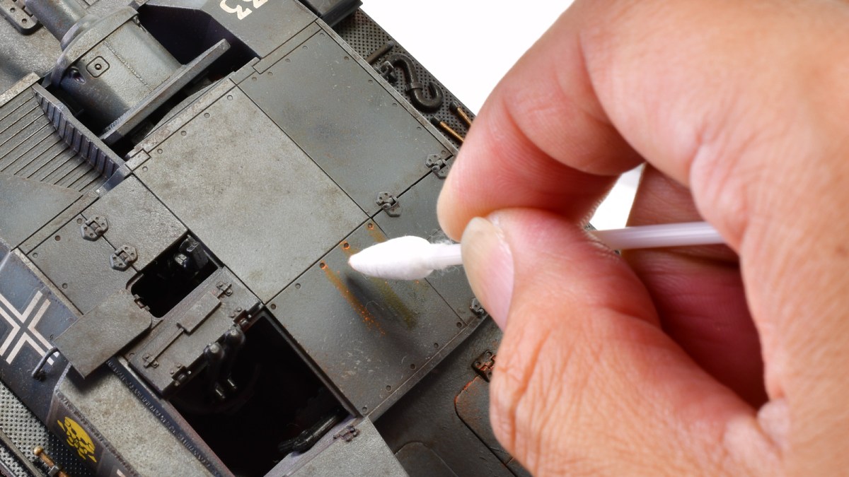 誰でもかっこいいサビ塗装が楽しめる究極の色鉛筆！「AKインタラクティブ ラスト＆ストレーキング5色セット」レビュー | nippper: ニッパーを握るすべての人と、プラモデルの楽しさをシェア ...