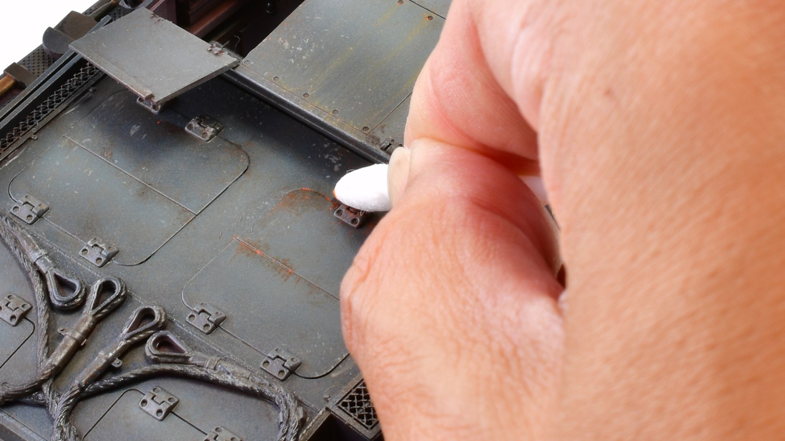 誰でもかっこいいサビ塗装が楽しめる究極の色鉛筆！「AKインタラクティブ ラスト＆ストレーキング5色セット」レビュー | nippper: ニッパーを握るすべての人と、プラモデルの楽しさをシェア ...