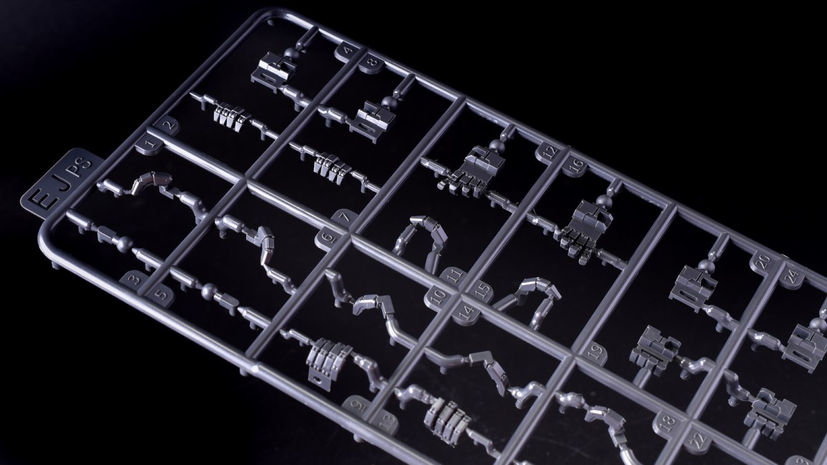 MODEROIDティタノマキアの「ハンドパーツ」がまじで凄い！／MODEROID ティタノマキア SIDE GR エーデルシュタインII [ツヴァイ] レビュー | nippper: ニッパー ...