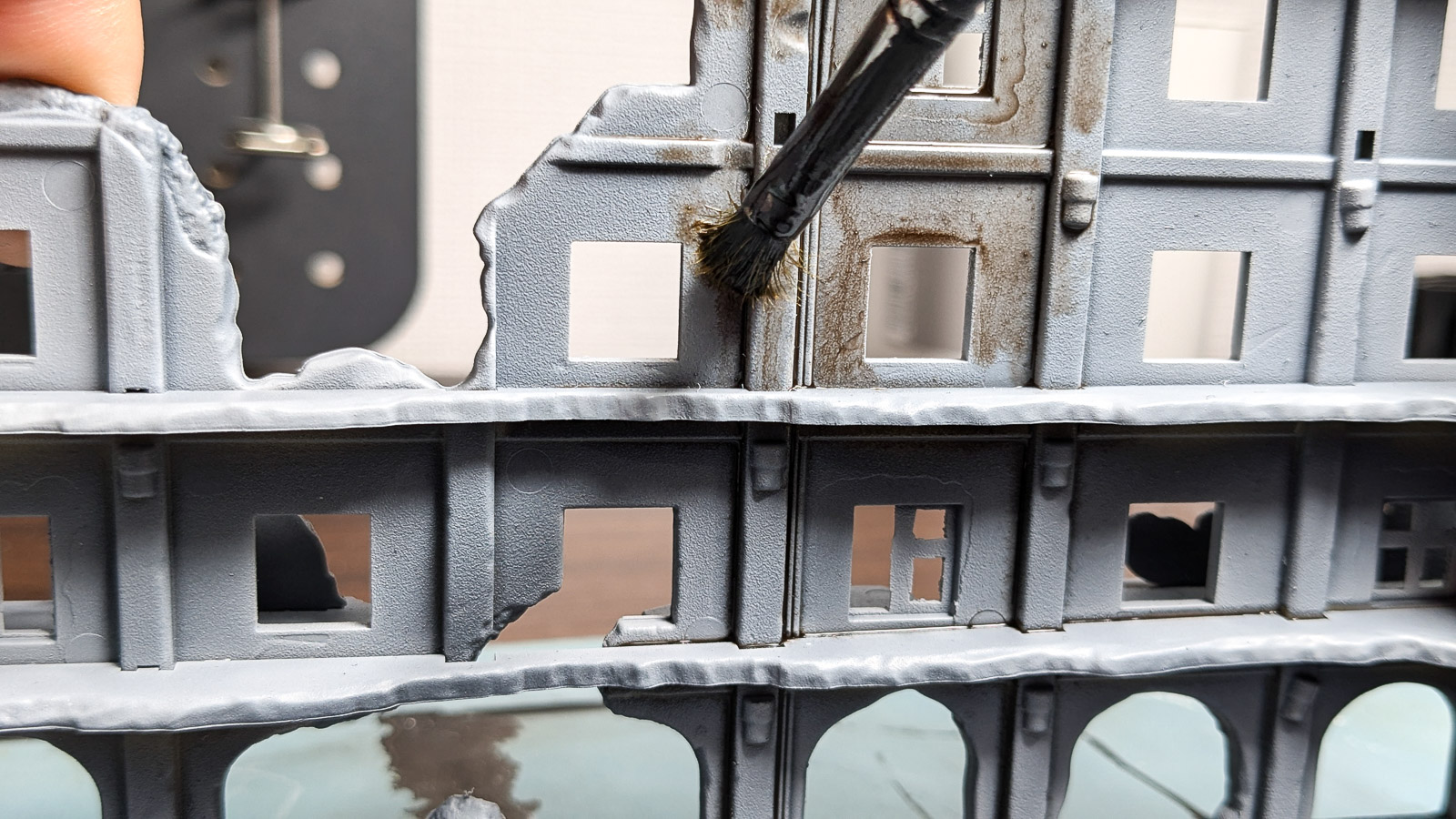 Mr.ウェザリングカラーなら、「たった2色」で廃墟になります！グランドブラウン＆マルチグレー | nippper: ニッパーを握るすべての人と、プラモデルの楽しさをシェアするサイト