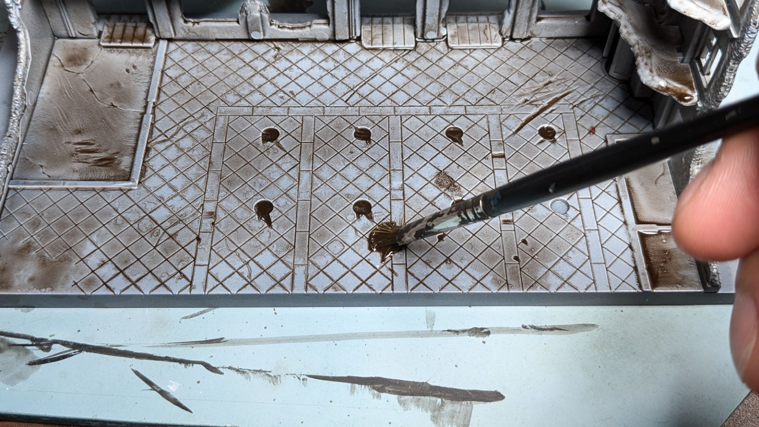 Mr.ウェザリングカラーなら、「たった2色」で廃墟になります！グランドブラウン＆マルチグレー | nippper: ニッパーを握るすべての人と、プラモデルの楽しさをシェアするサイト