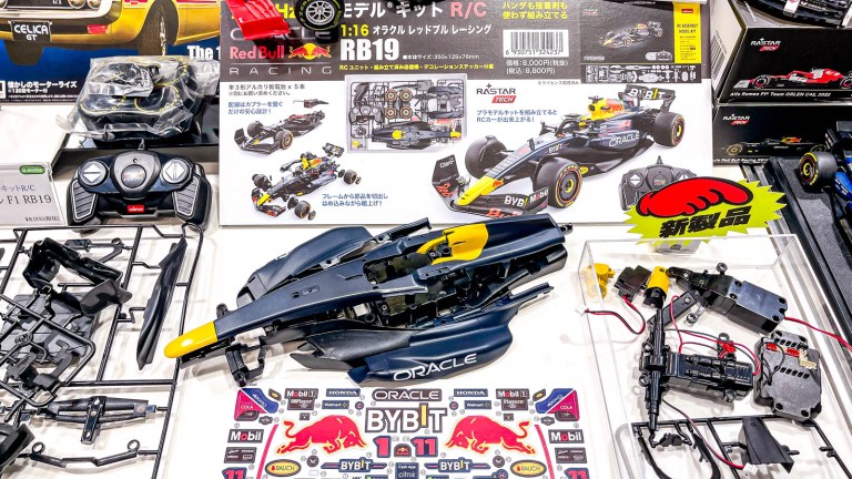 驚愕の表現力で迫る「最新F1のプラモデル」、童友社のレッドブルRB19、パーツレビュー！ | nippper: ニッパーを握るすべての人と、プラモデルの楽しさをシェアするサイト
