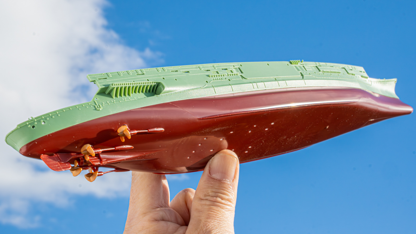 艦NEXTシリーズの魅力満載のプラモデルを組んで思うこと／フジミ 1:700 日本海軍航空母艦 信濃 | nippper: ニッパーを握るすべての人と、モケイの楽しさをシェアするサイト