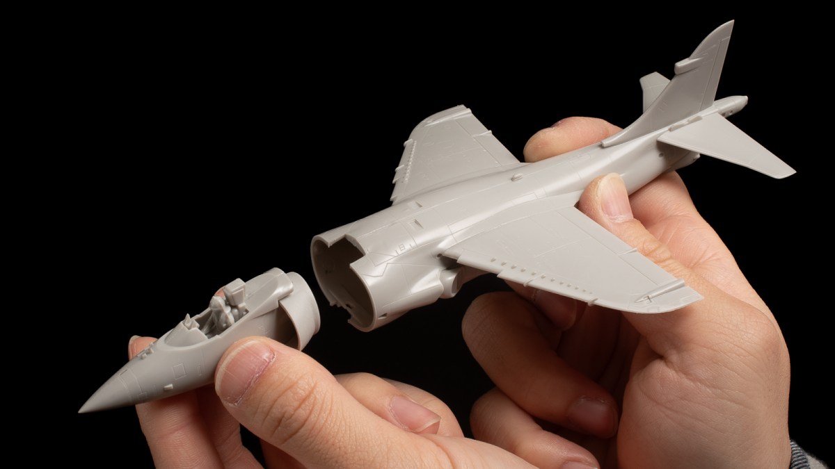 花金だ！仕事帰りに買うプラモ。ランチ価格で味わえる傑作ジェット機プラモ「ハセガワ 1/72 イギリス海軍 艦上戦闘機 シーハリアー FRS Mk.I」 | nippper: ニッパーを握る ...