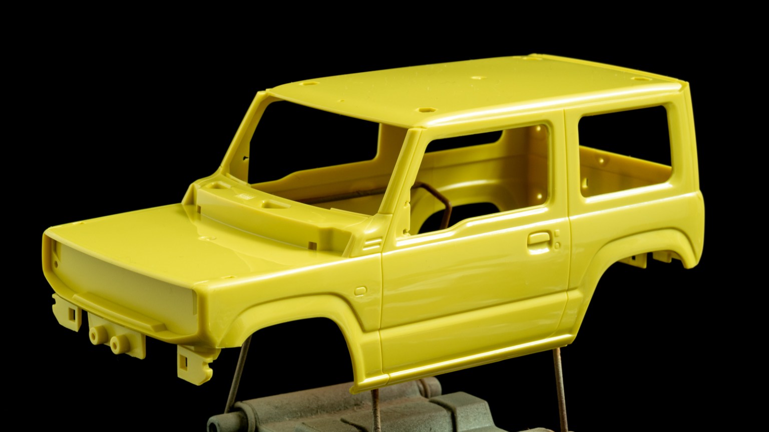 1:24スケールでもイージーに楽しめる／アオシマのジムニーなら即納車OKです。 | nippper: ニッパーを握るすべての人と、プラモデルの楽しさをシェアするサイト