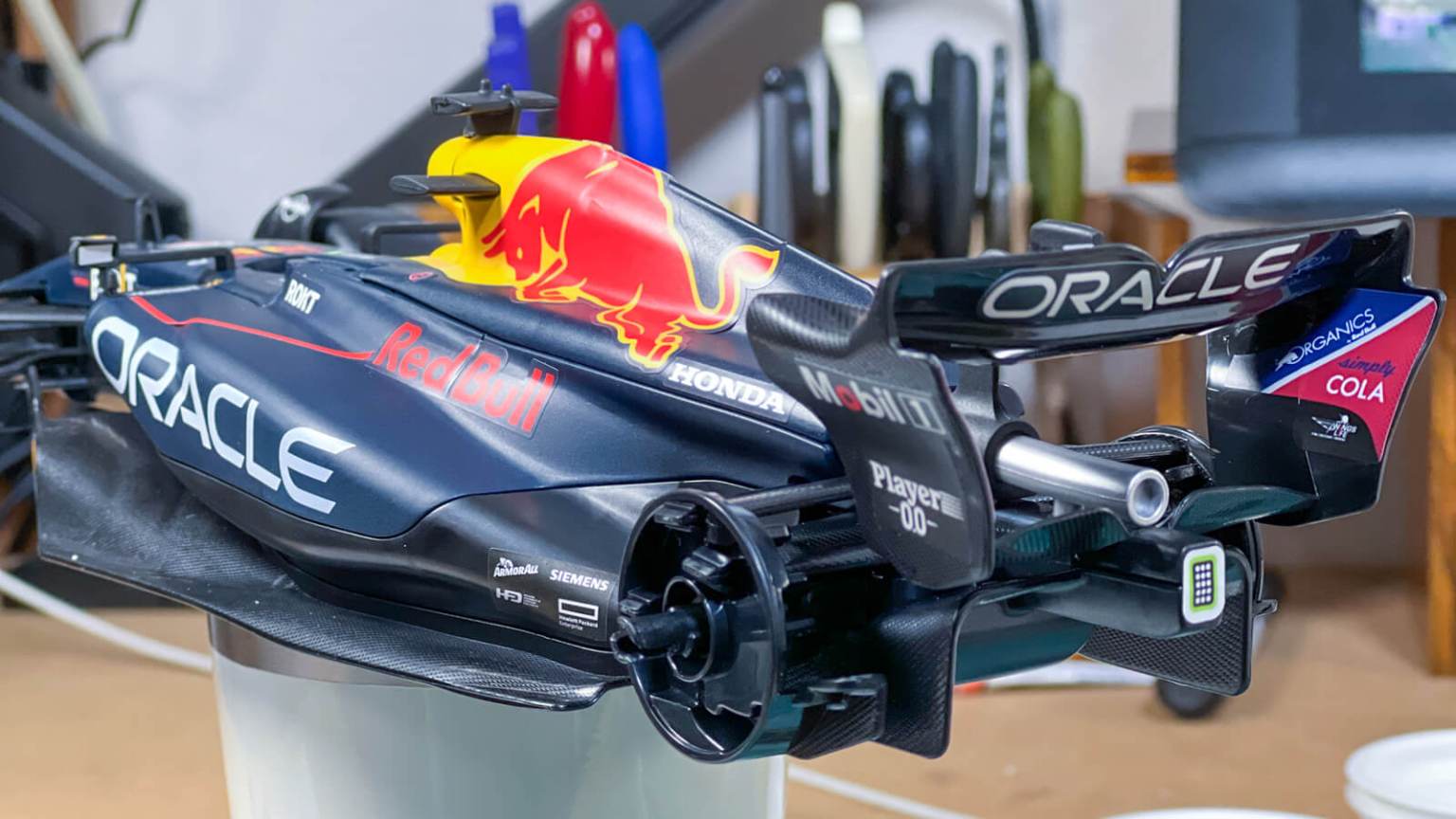 昇格！角田のレッドブルを最速で作る!!／プラモでF1の準備を100％にする方法 | nippper: ニッパーを握るすべての人と、モケイの楽しさをシェアするサイト