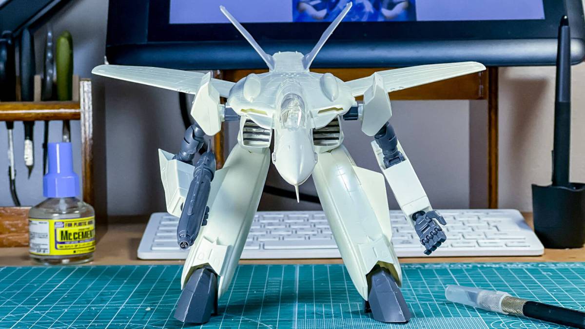 スケールモデルのように振る舞い続けた20年／VF-0S ガウォークwithゴースト | nippper: ニッパーを握るすべての人と、プラモデルの楽しさをシェアするサイト