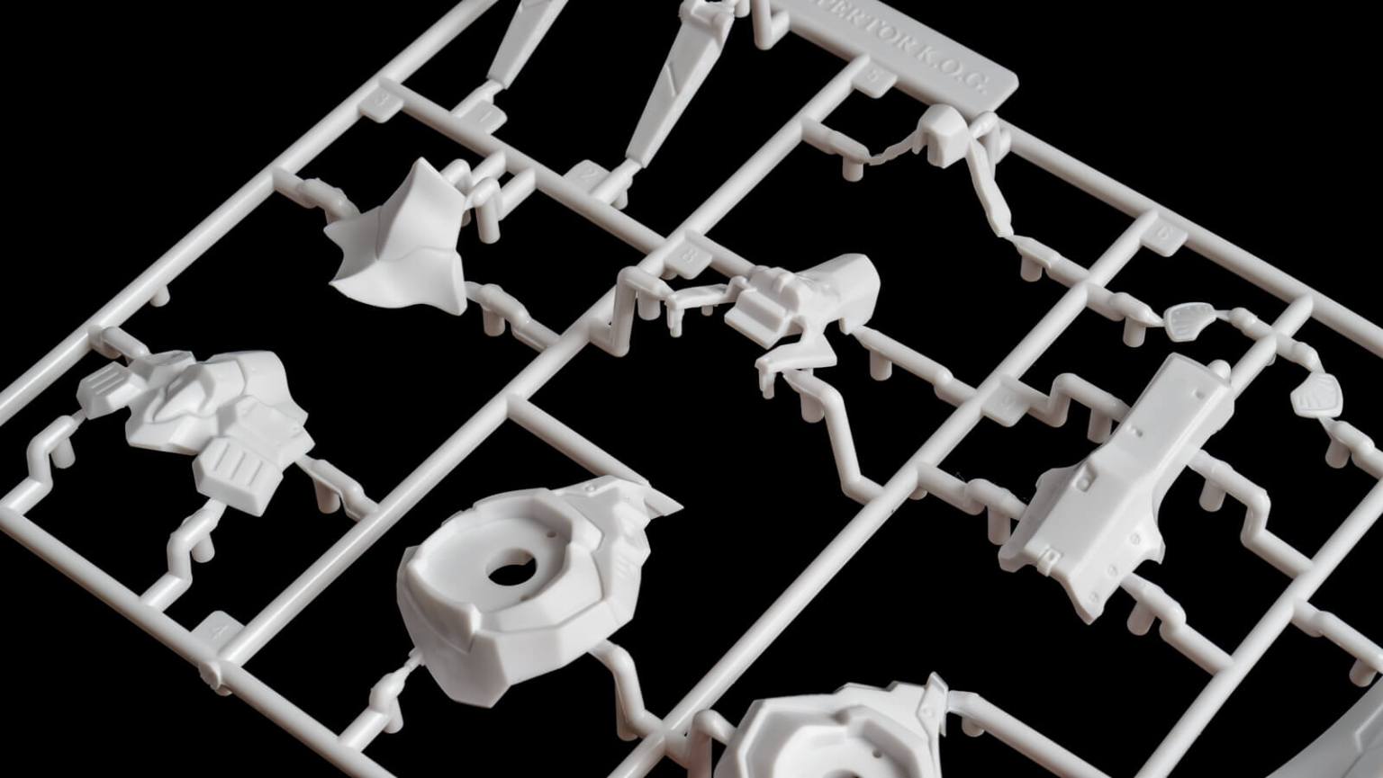 モチーフとプラモデルの歴史を地層のように積み重ね、円熟した佇まいが嬉しいボークスの1:100シュペルター、ついに発売です。 | nippper: ニッパーを握るすべての人と、モケイの楽しさを ...