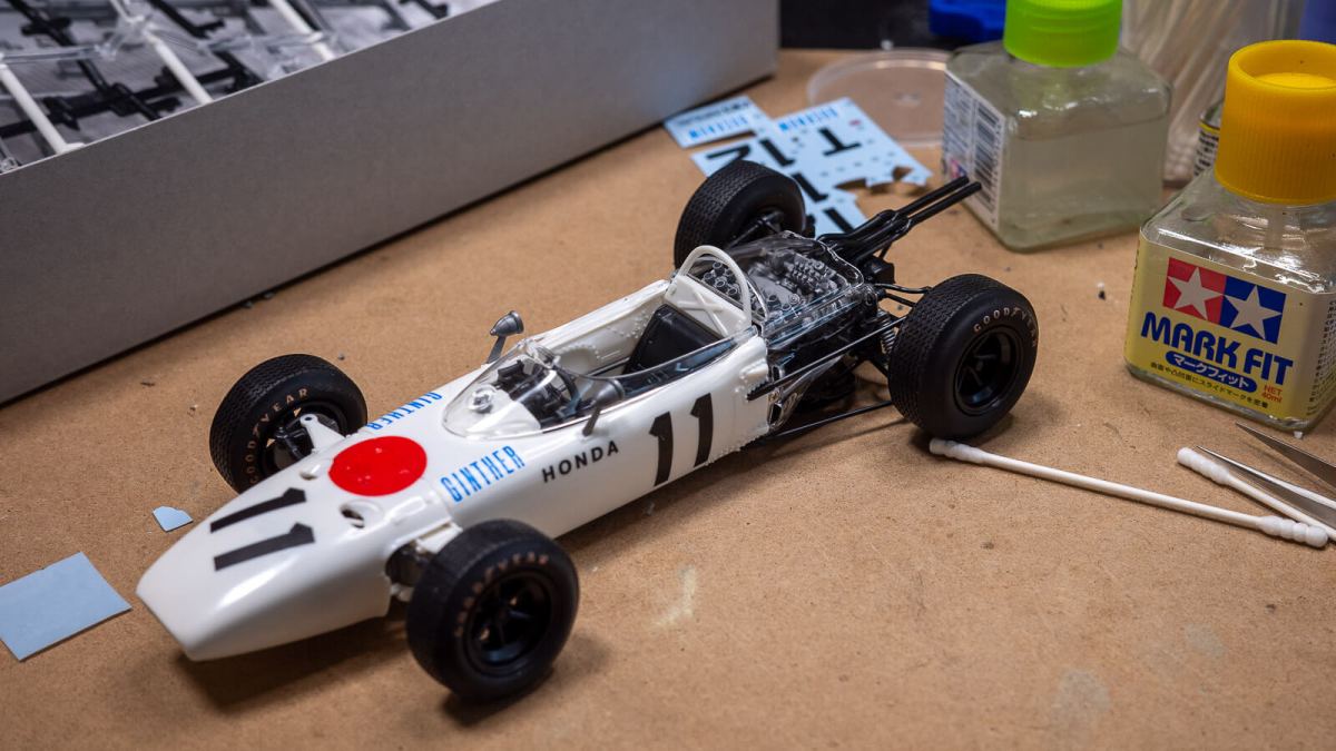 組んでデカールを貼るだけで机上に伝説が爆誕するプラモデル。「タミヤ 1/20 ホンダ RA272 1965 メキシコGP優勝車」 | nippper: ニッパーを握るすべての人と、プラモデルの ...