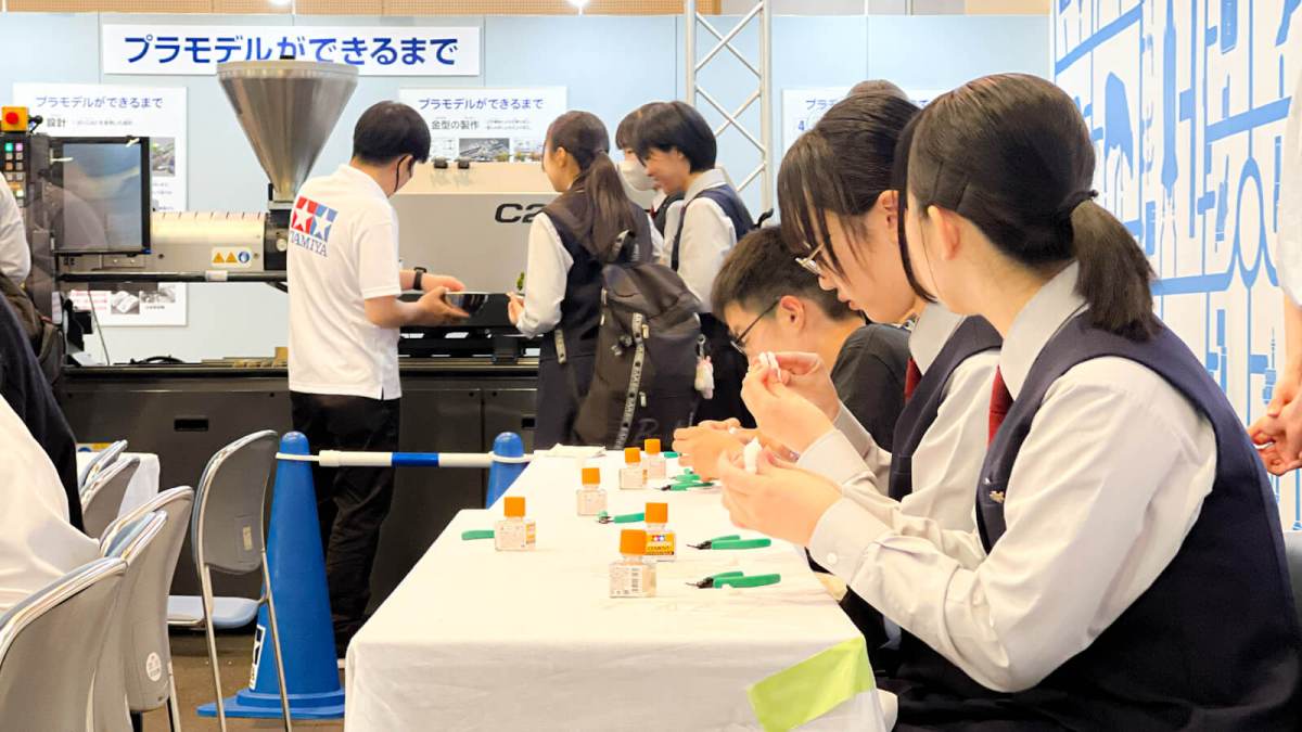 プラモの祭典、キッズの楽園／静岡ホビーショーの「キッズデー」で見た景色。 | nippper: ニッパーを握るすべての人と、プラモデルの楽しさをシェアするサイト