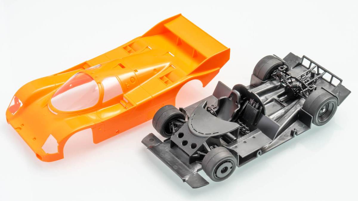 オレンジボディと美麗なマーキングが教えてくれる「Cカーの伝説」／タミヤ ポルシェ962C | nippper: ニッパーを握るすべての人と、モケイの楽しさをシェアするサイト