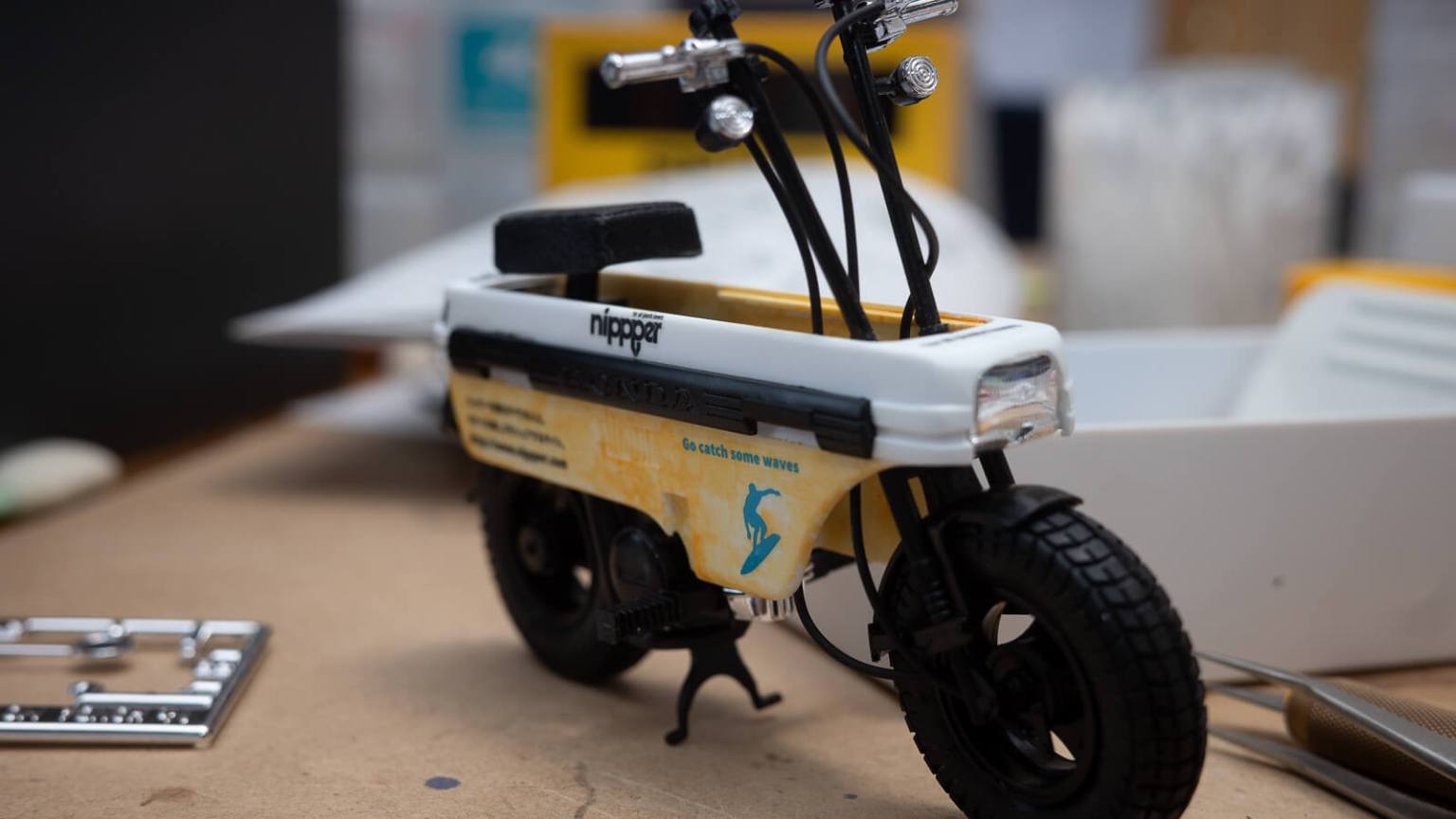 Tシャツが僕にモトコンポのプラモを作らせた。「HOBBY THE PEPOLE」と「アオシマ ホンダ AB12 モトコンポ 1981」 | nippper: ニッパーを握るすべての人と ...